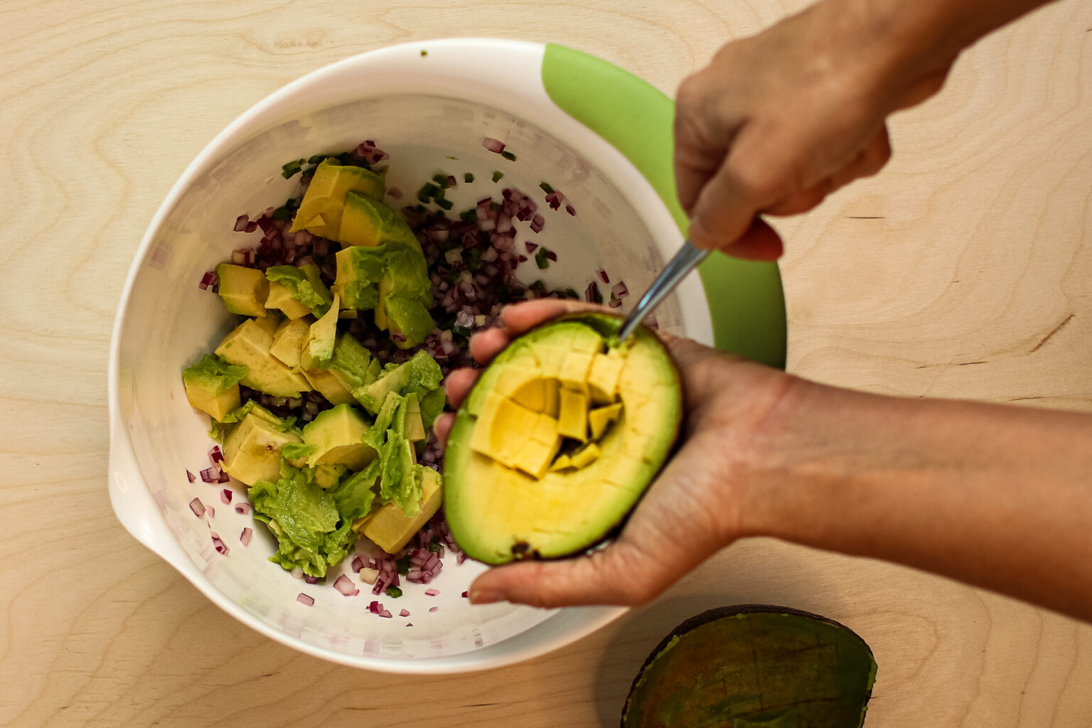 Ultimate Vegan Guacamole (+ time saving tips) • Healthy Midwestern Girl